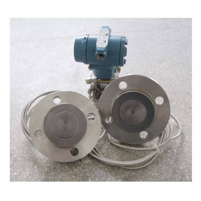 Flow Meter vs Level Transmitter: Key Applications and Benefits